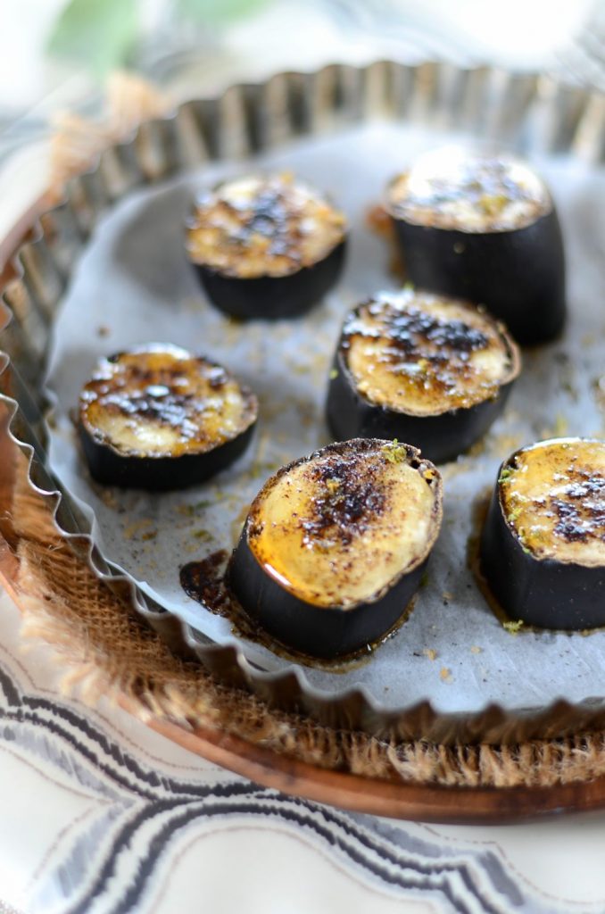 Banane rôtie au four à la vanille et zestes de citron vert