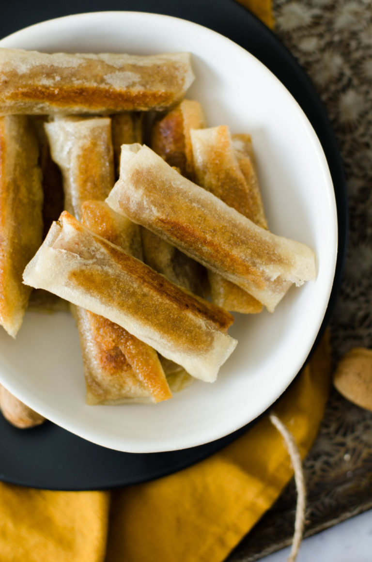 Cigares aux amandes, fleur d'oranger et miel - Recette
