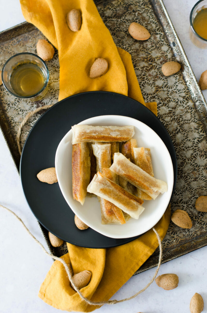 Cigares aux amandes, fleur d'oranger et miel - Recette