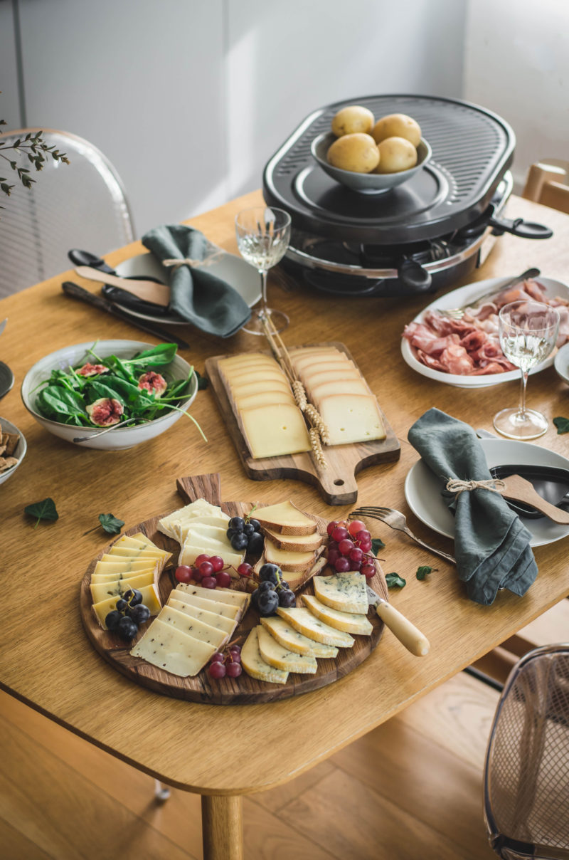 Homemade raclette, how to do it and which cheeses to choose