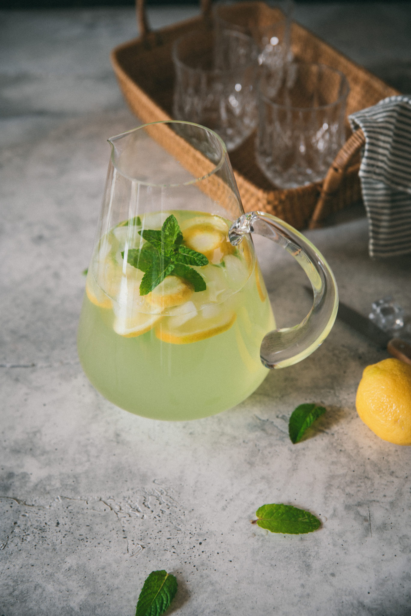 Eau aromatisée menthe, citron et concombre - Recette
