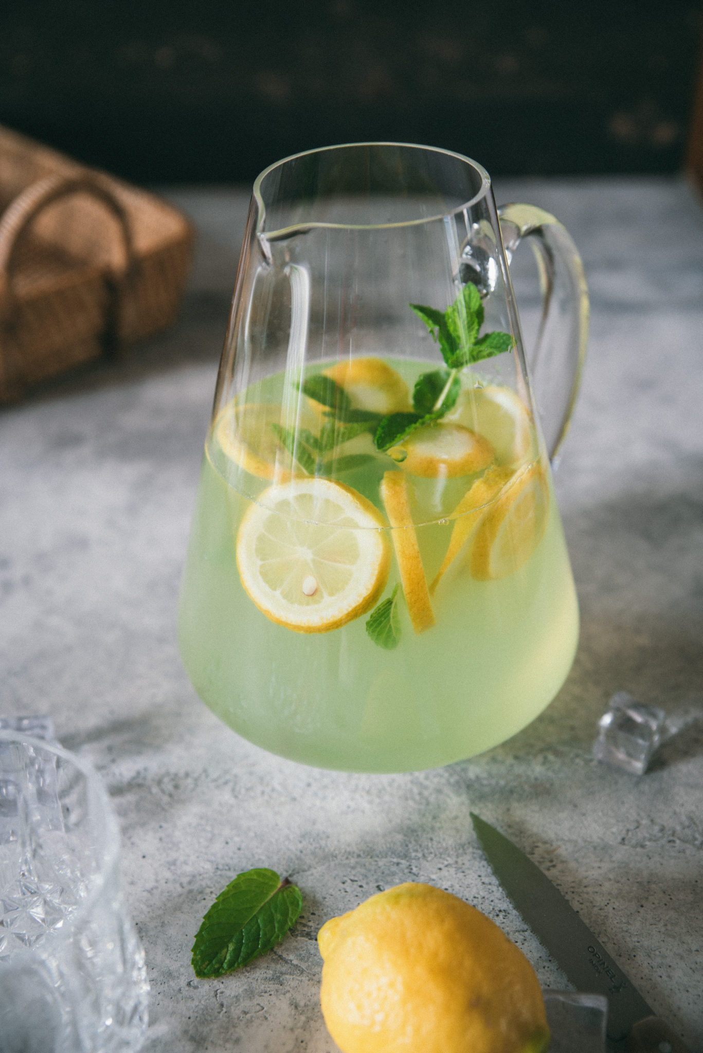 Eau aromatisée menthe, citron et concombre - Recette