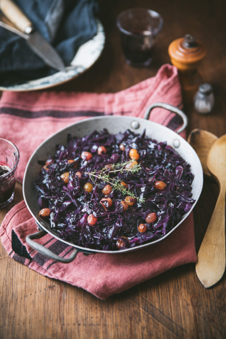 Chou rouge cuit lentement aux raisins secs - Recette