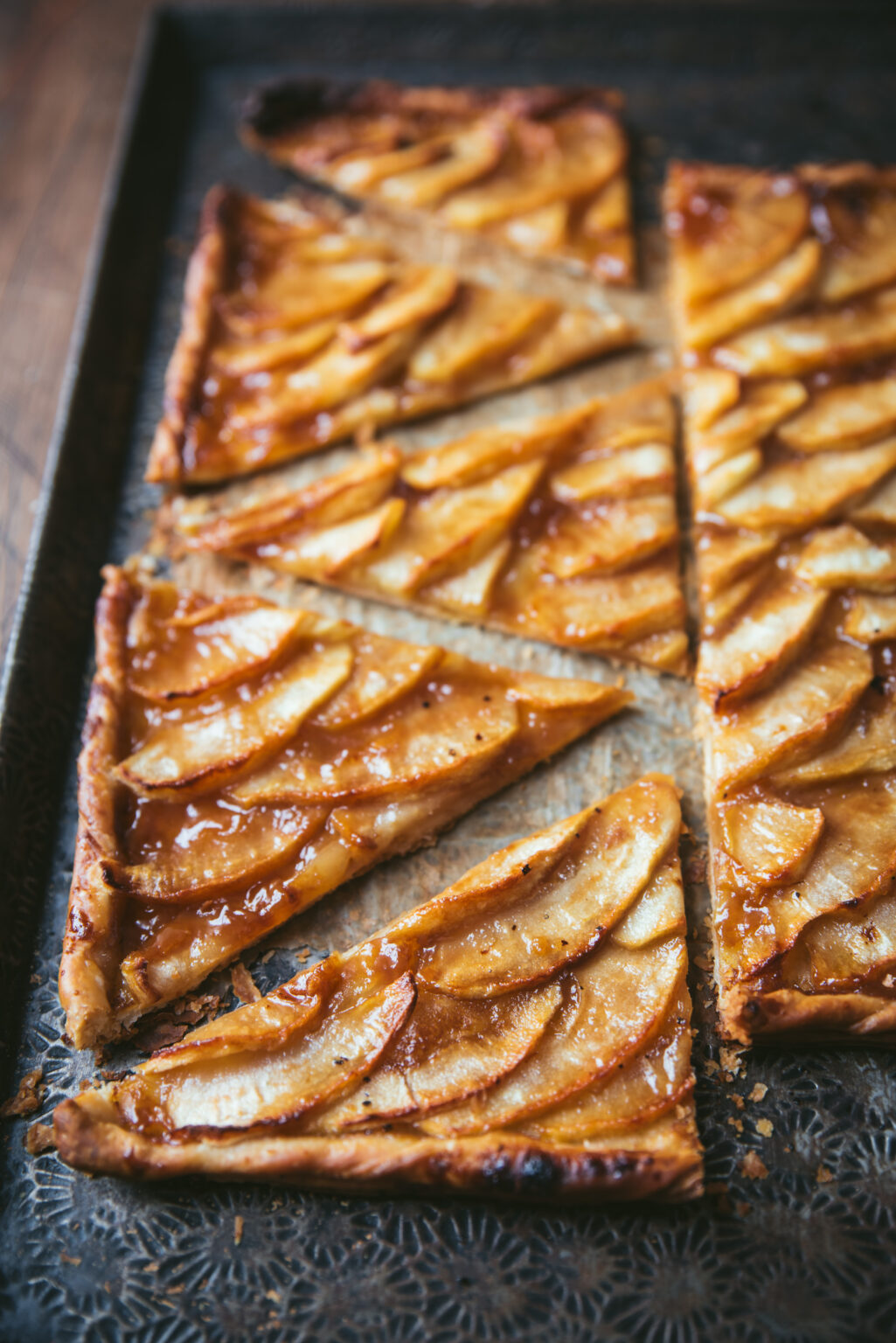 Tarte fine aux pommes caramélisées - Recette - Tangerine Zest