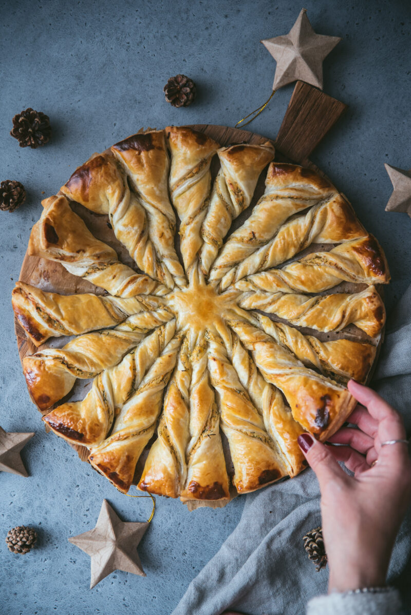 Smoked Salmon Sun Tart {Puff Pastry Appetizer} - Easy recipe